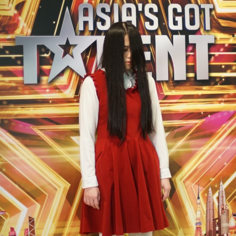 Perjalanan Magician Riana Difilmkan Dengan Judul " The Secred Riana ...